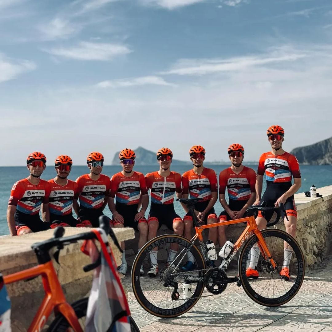 Carbon Bike - R11 DI2 Disc Brake Road Bike – YOELEO