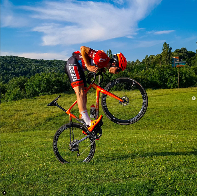 Carbon Bike - R11 DI2 Disc Brake Road Bike – YOELEO